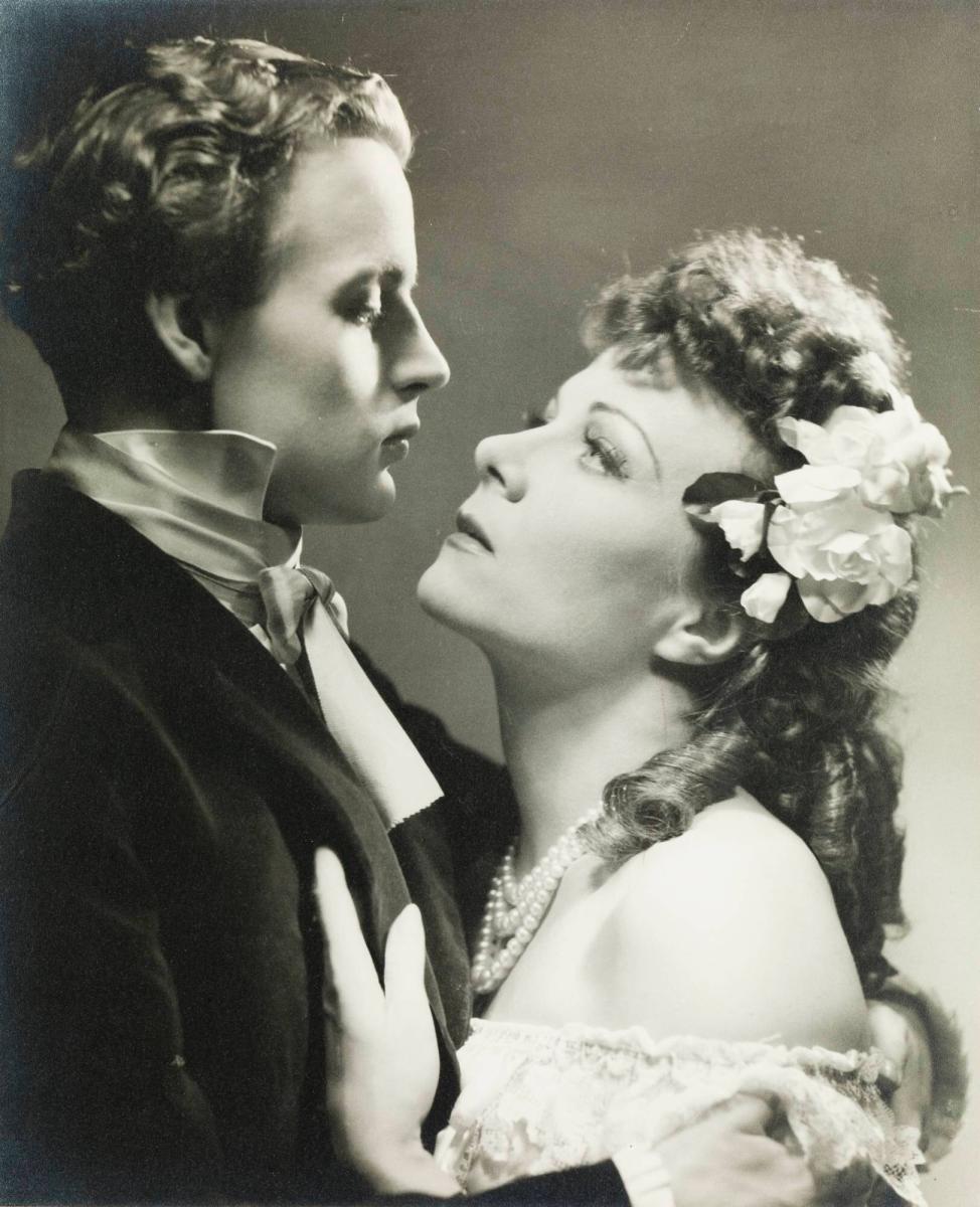 Skådespelarna Karin Kavli och Carl Hugo Carlander, 1944 – Alla ...