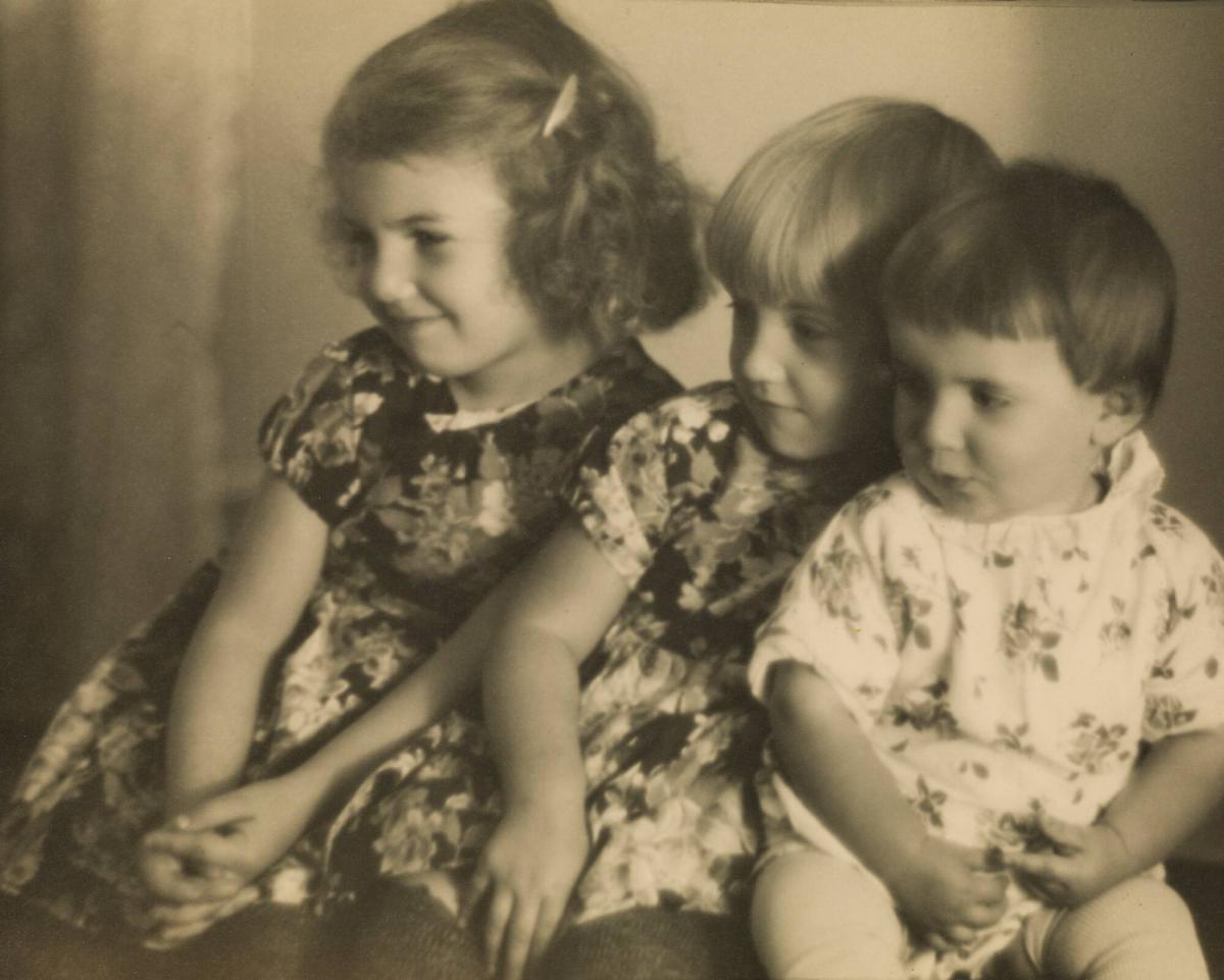 Systrarna – All Artworks – Moderna Museet