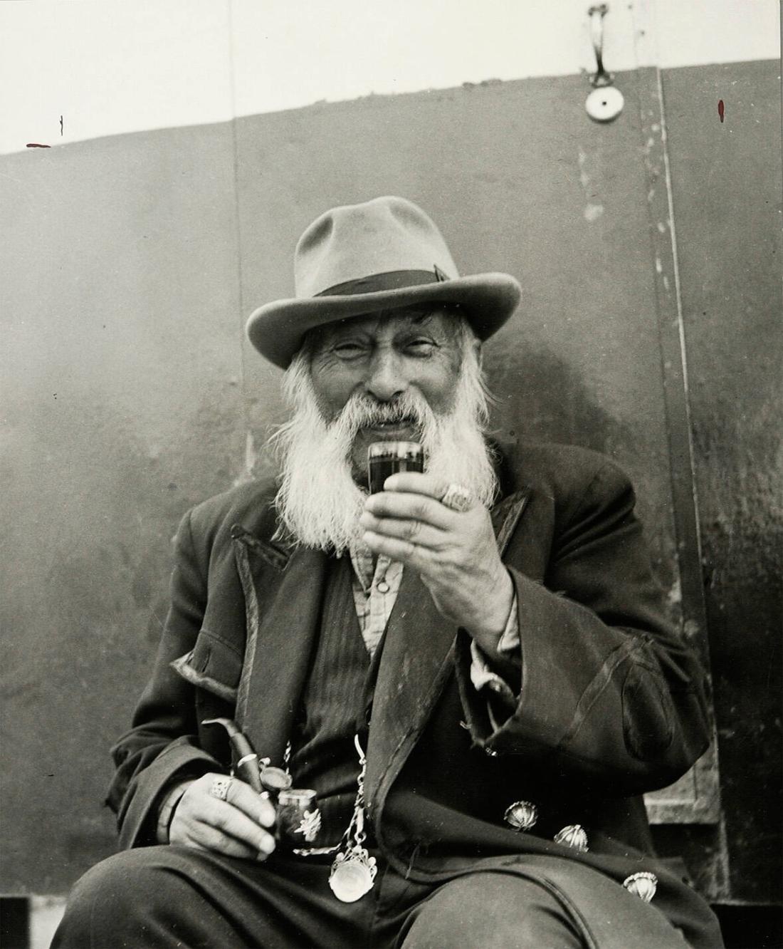 Familjehövdingen Bessik Taikon – All Artworks – Moderna Museet